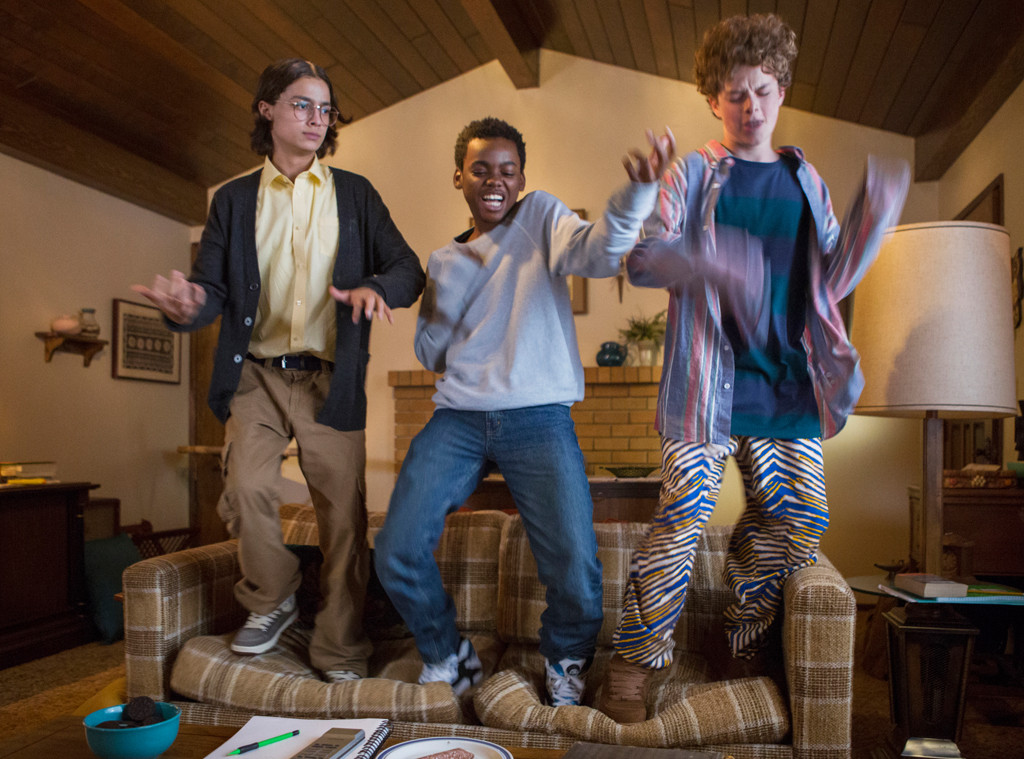 Travel Back To The 1990s With Netflixs Everything Sucks E News